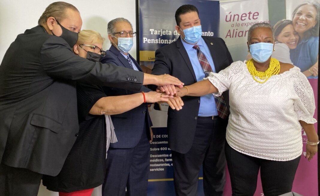 Sistemas de Retiro entrega Tarjetas de Descuentos para Pensionados en ...