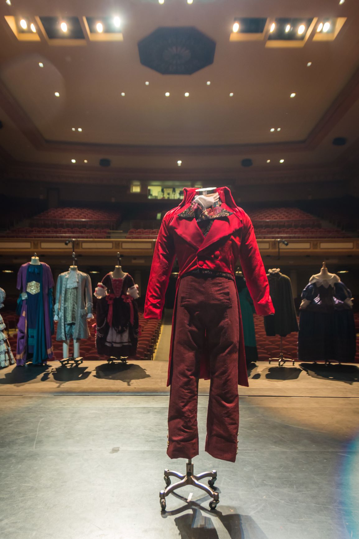 Teatro UPR presenta exhibición virtual de vestuario teatral - WIPR