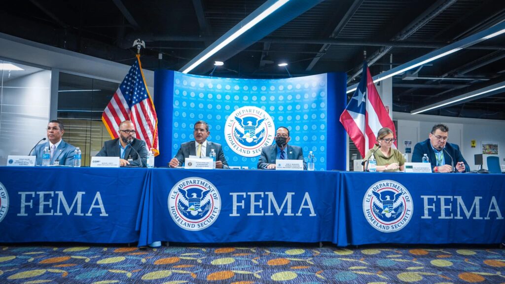 FEMA y el gobierno anuncian 15 proyectos para reconstruir la red ...