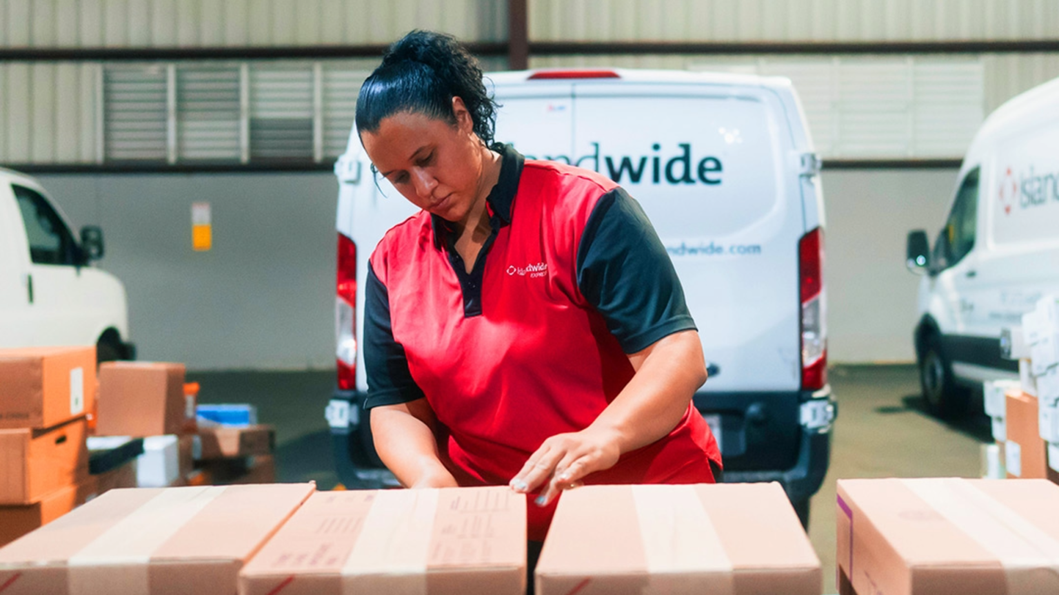 Islandwide expande operaciones y anuncia la creación de empleos - WIPR