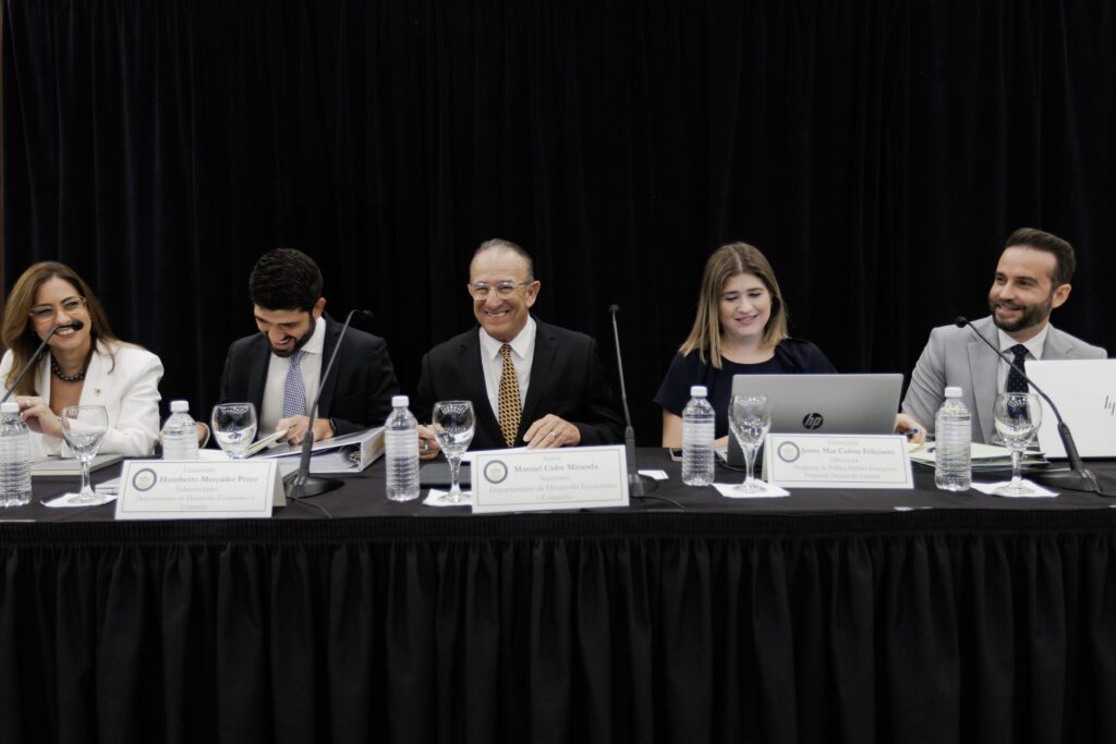 DDEC enfatiza la competitividad de Puerto Rico ante el Comité de ...