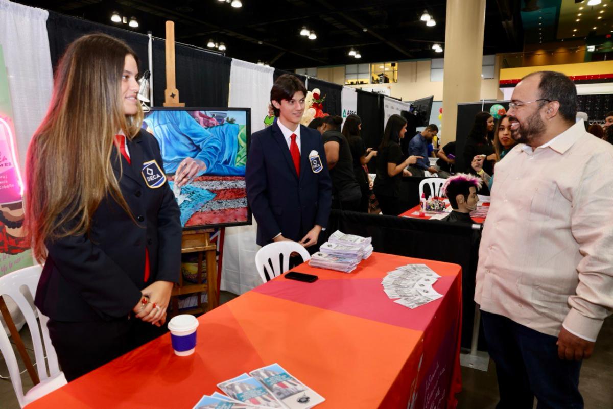 Éxito rotundo en la CTE Expo 2025: Estudiantes se destacan en educación ...