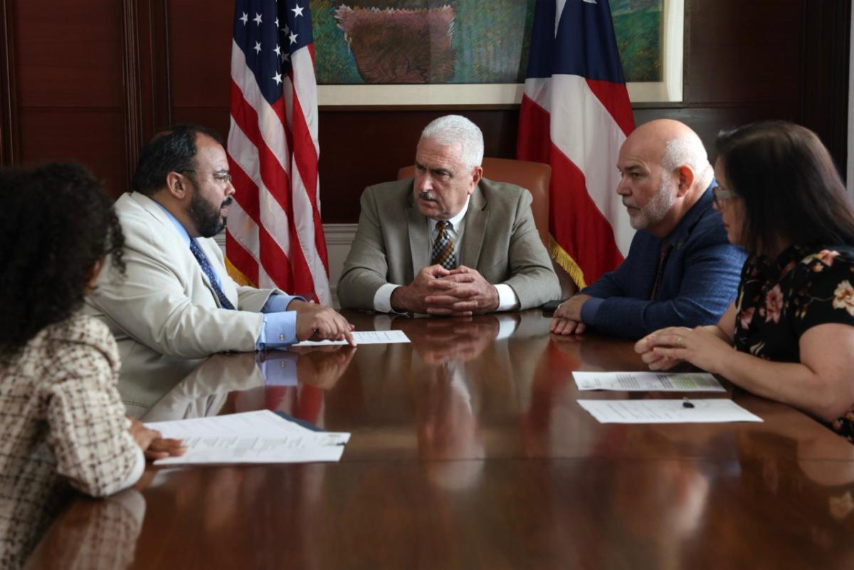 Educación oficia Comisión para el Programa de Internado de Estudiantes ...